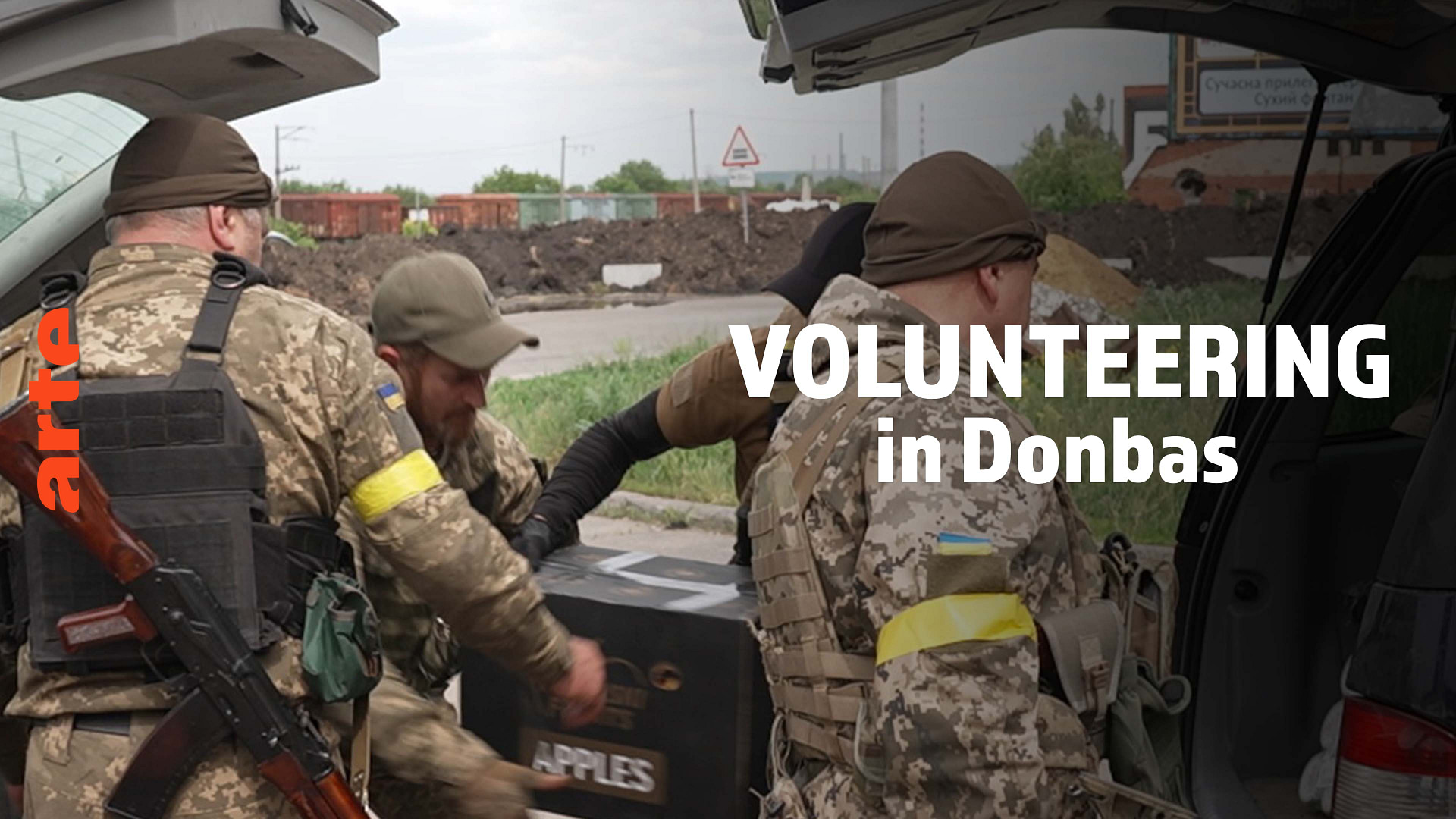 ARTE Reportage - Ukraine: Volunteers in Donbas - Watch the full ...