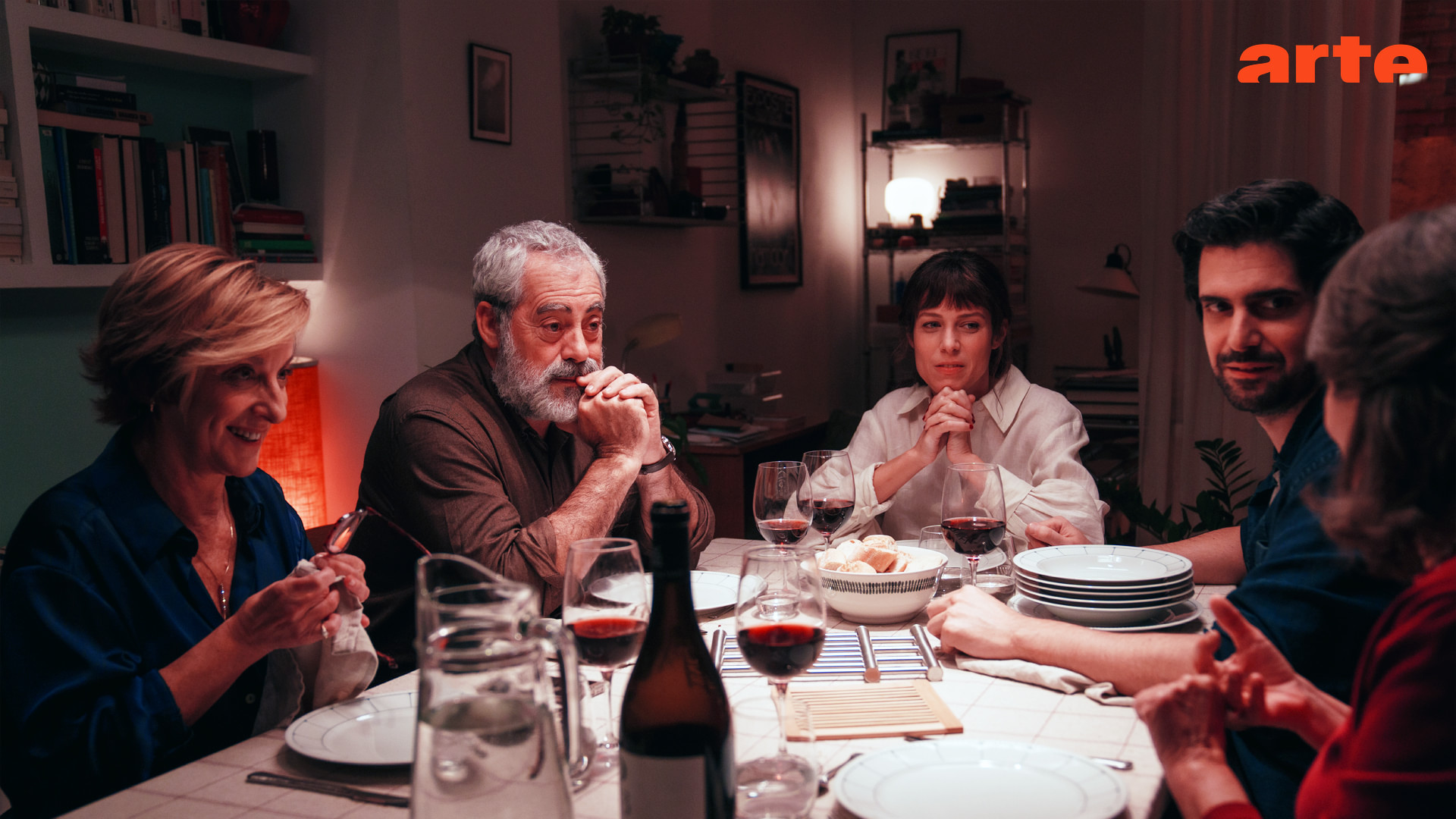 Los años nuevos (4/10) - Regarder la série | ARTE