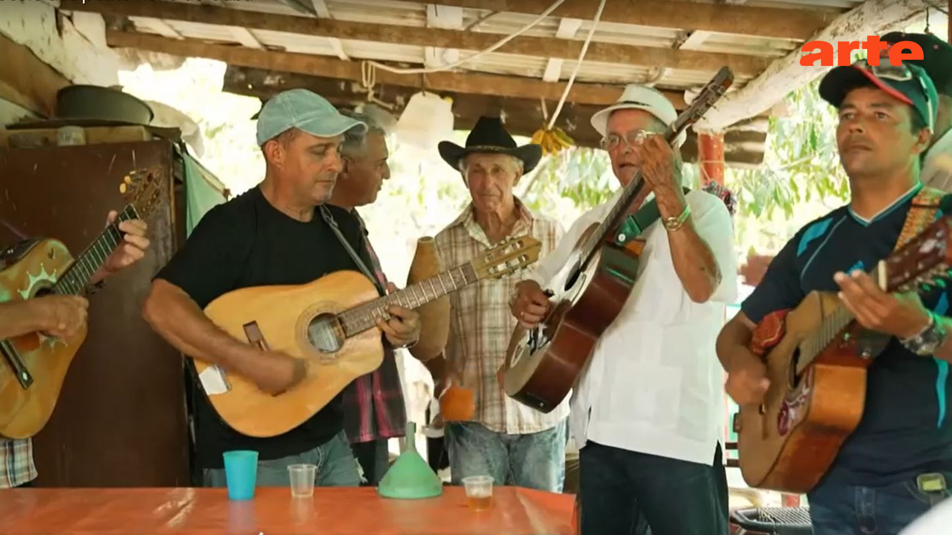 Le punto cubano, poésie des petits riens de Cuba - Invitation au voyage ...
