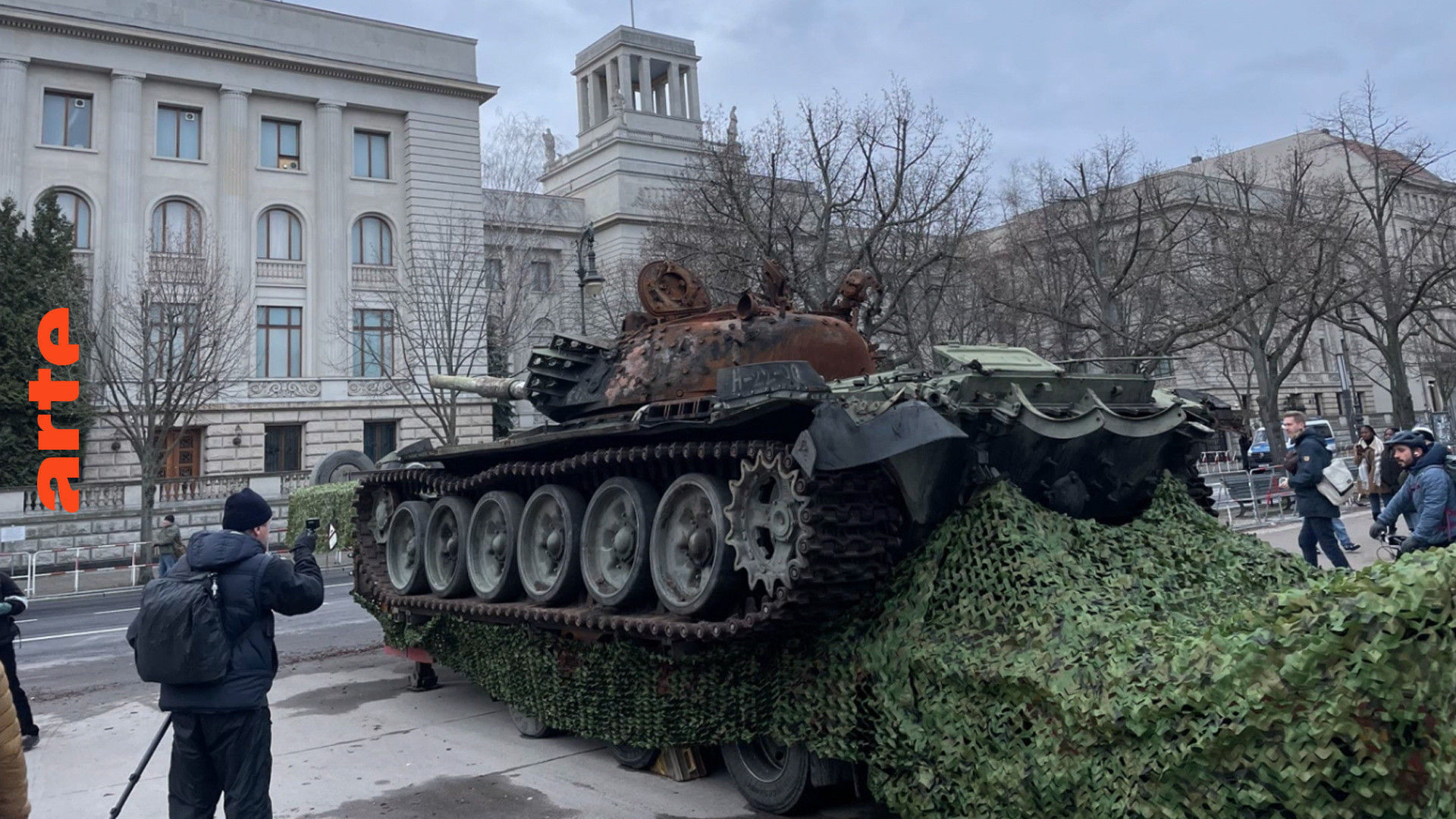 Le dessous des images - Un char russe est dans Berlin - Regarder l ...