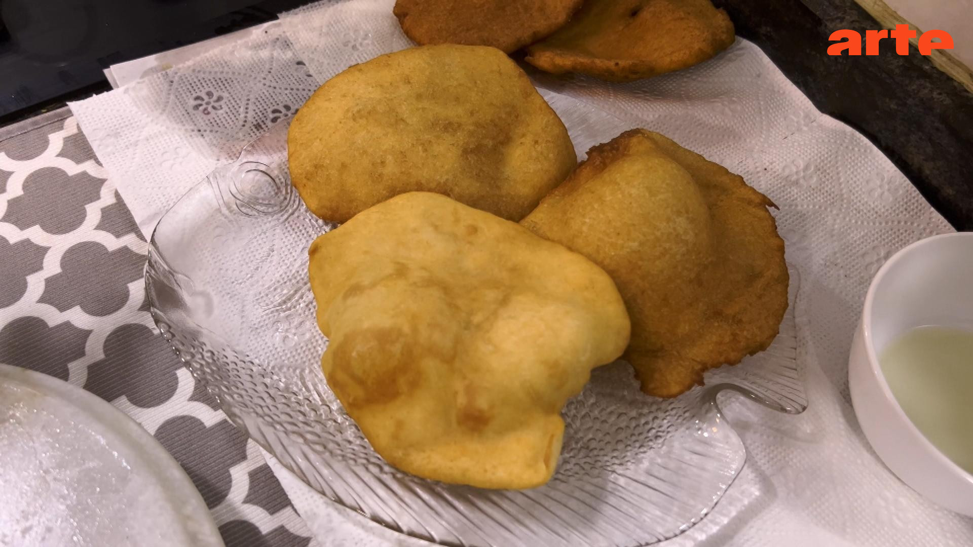 Indien: Simrans frittiertes Brot mit Kichererbsen - Stadt Land Kunst ...