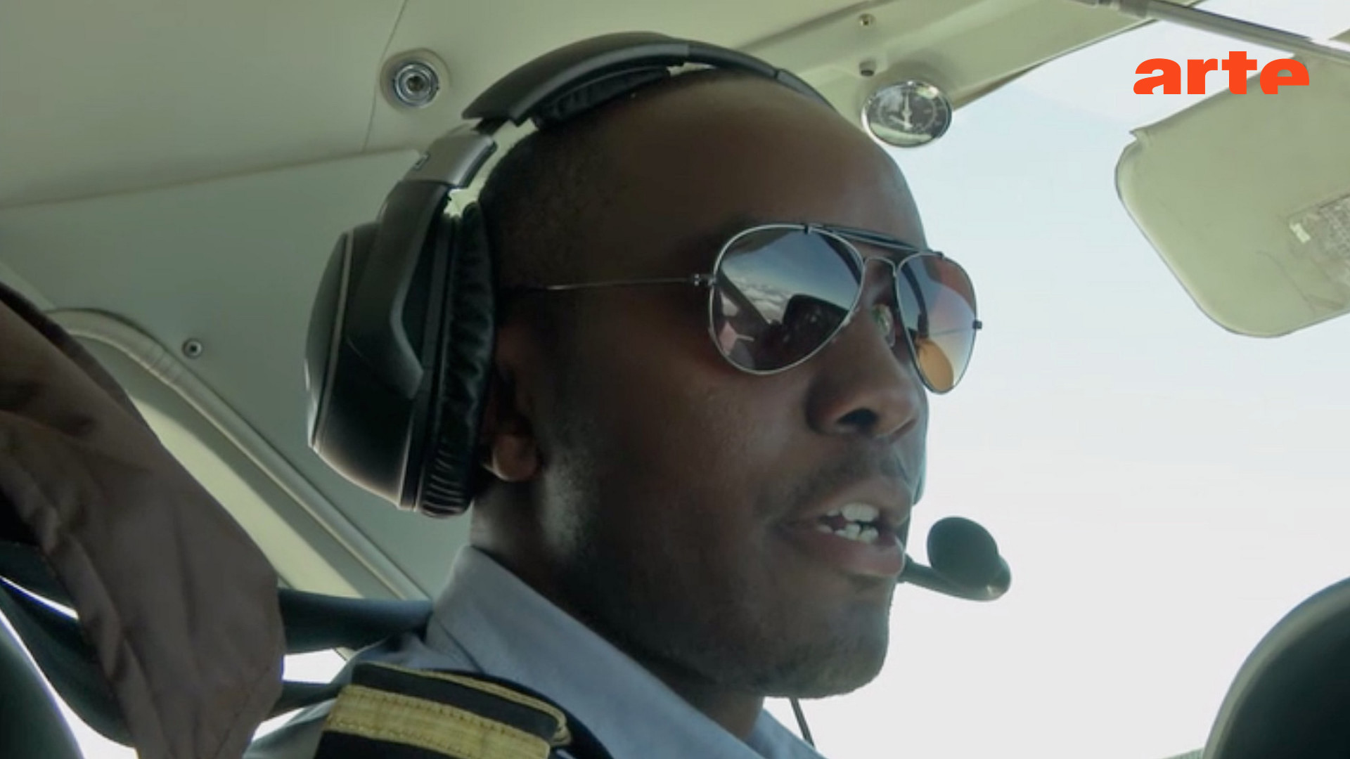 Kenya : au pays des "flying doctors" (2014) - ARTE Reportage - Regarder ...
